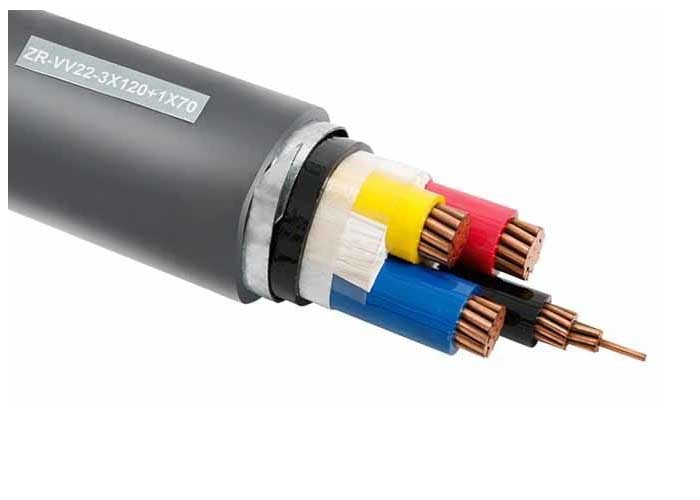 Quatre bas câbles isolés par PVC de tension de noyaux avec la bande en ...